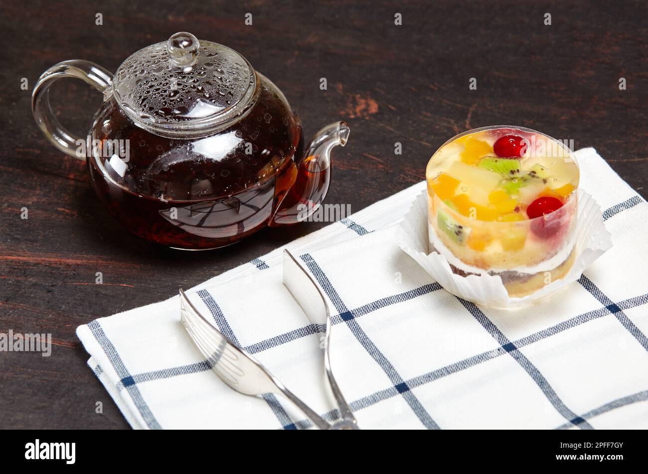 Mini teapot hi-res stock photography and images - Alamy