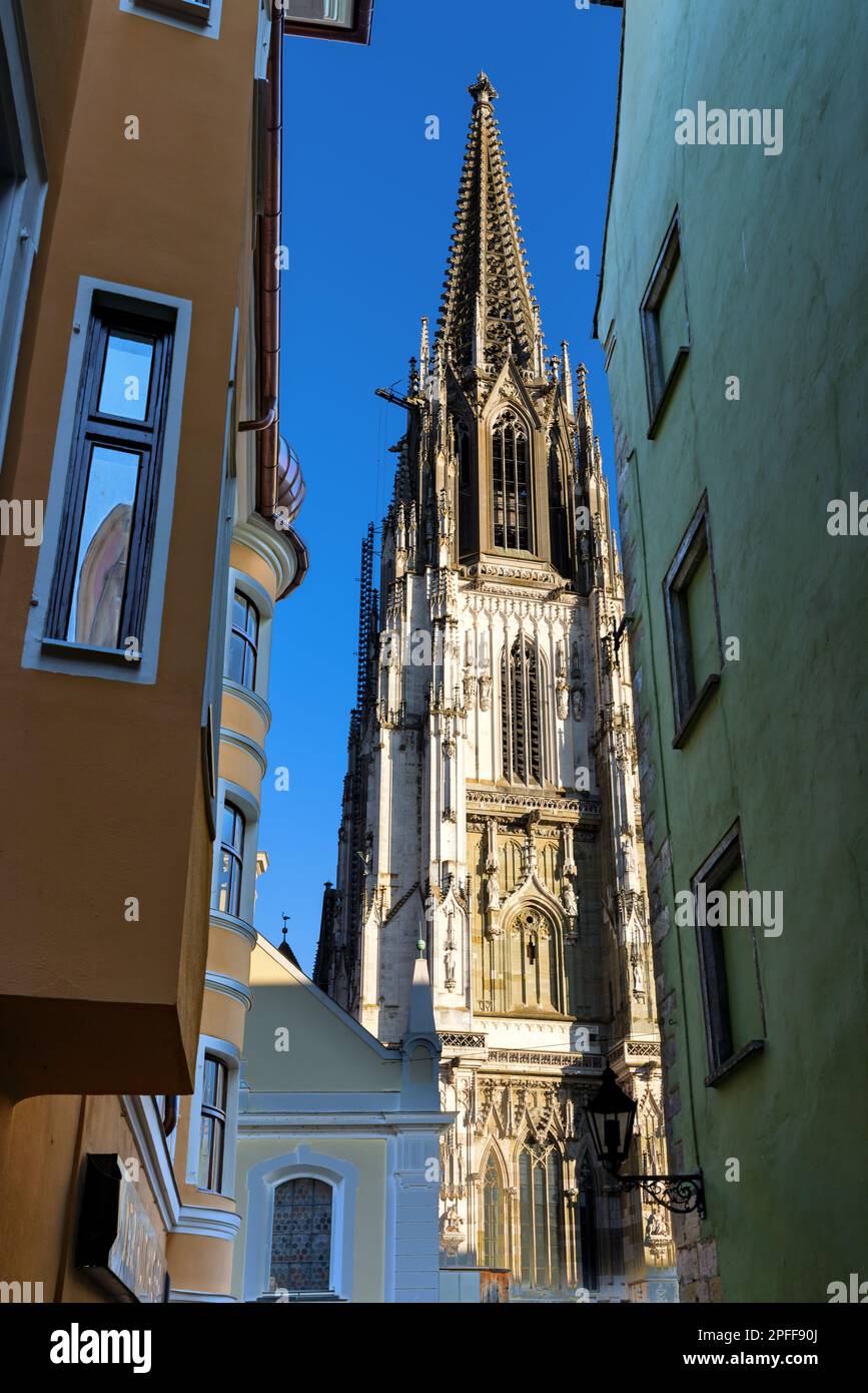 Regensburg cathedral hi-res stock photography and images - Alamy