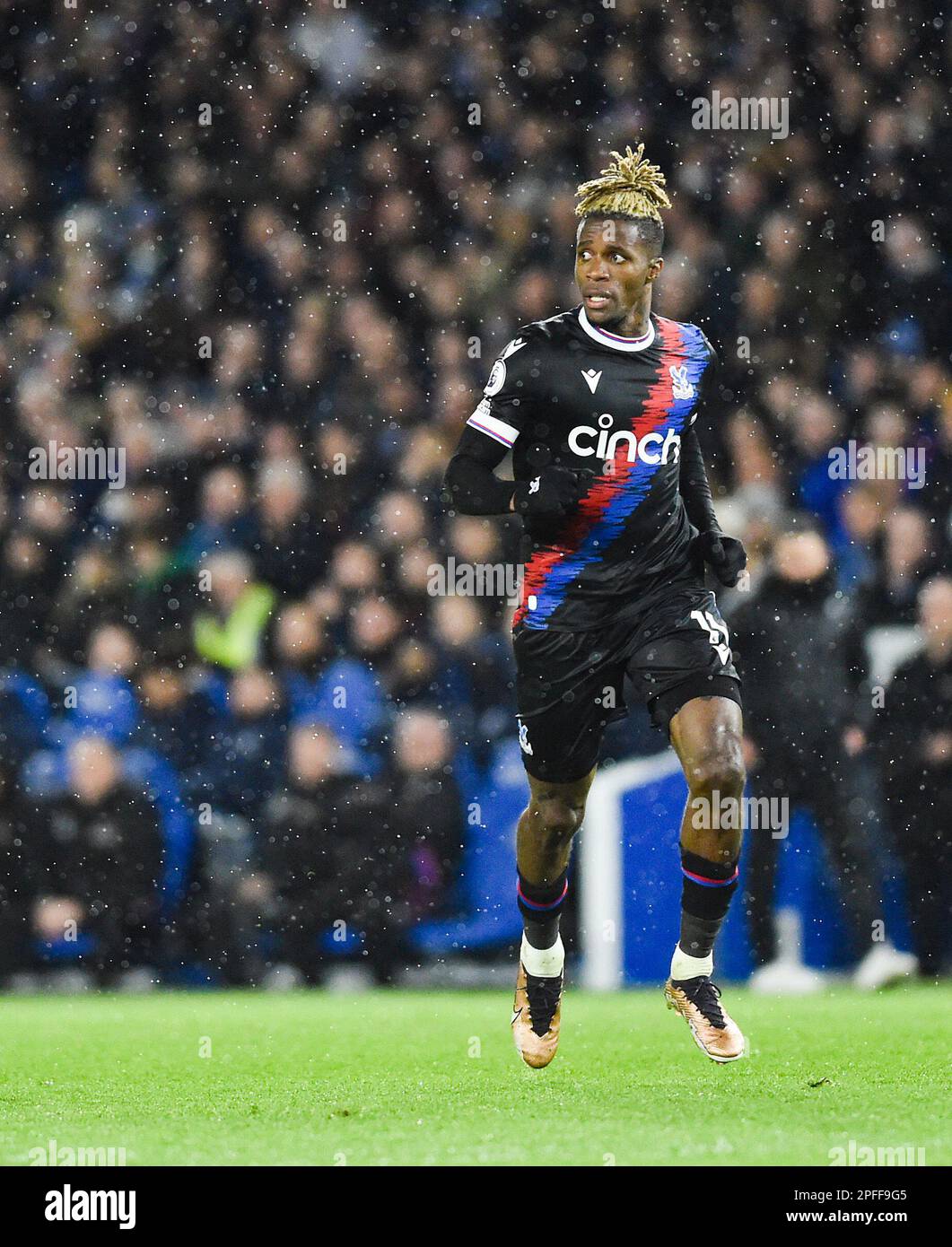 Wilfred zaha action 2023 hi-res stock photography and images - Alamy