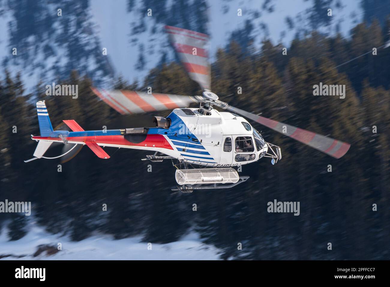 Red white and blue helicopter hi-res stock photography and images - Alamy