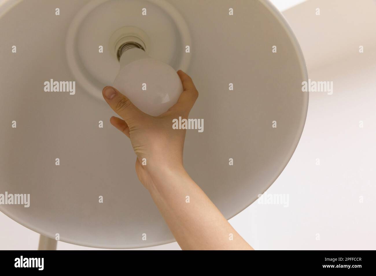 Changing light bulbs hi-res stock photography and images - Alamy