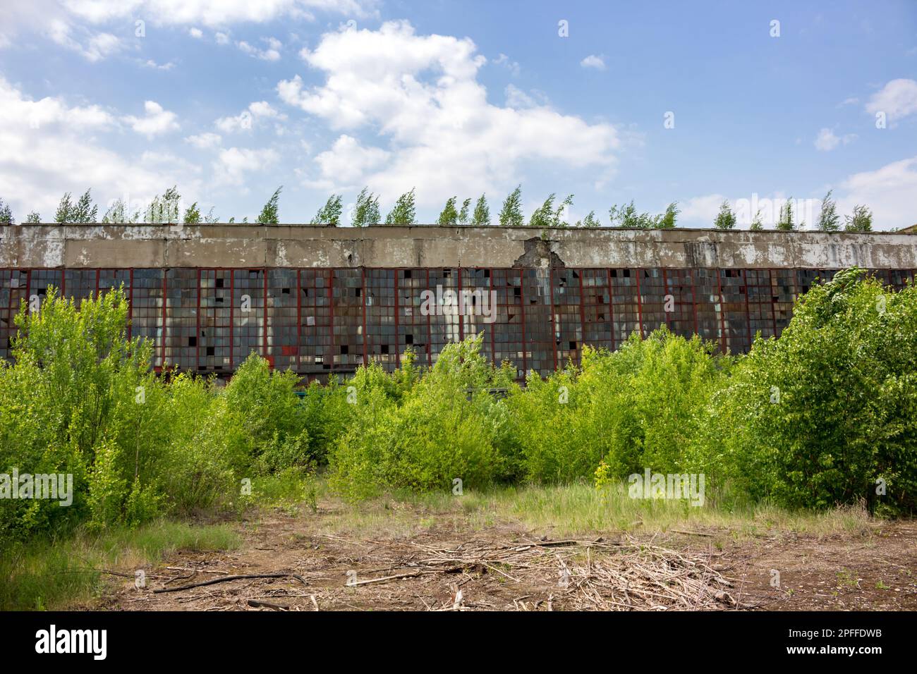 The abandoned old factory building outside Stock Photo - Alamy