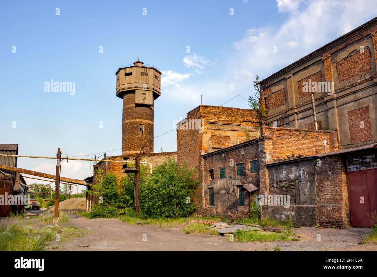 The territory of the old abandoned factory in Tula, industrial tourism ...