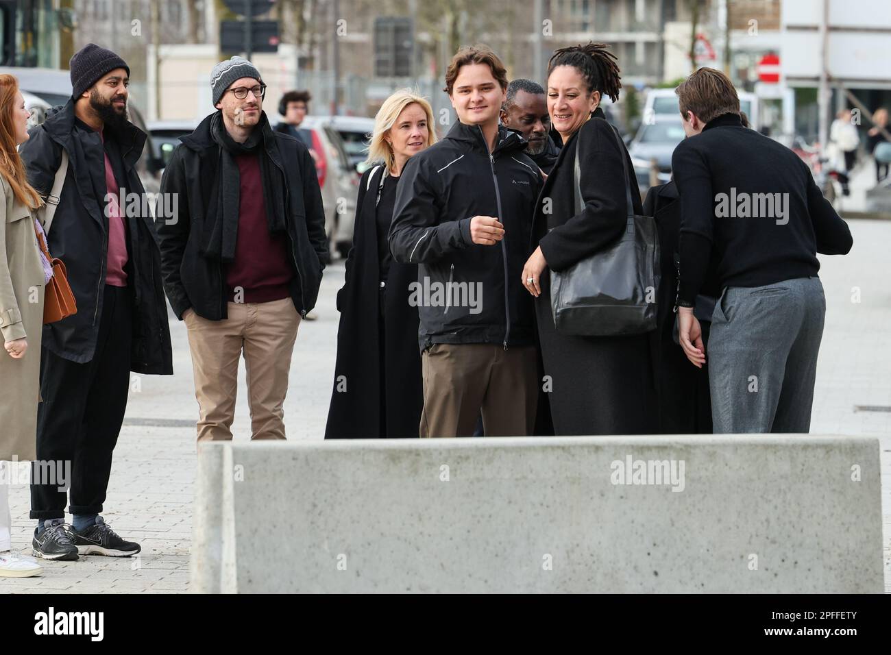 Family and friends of Sanda Dia arrive for a session of the case before ...