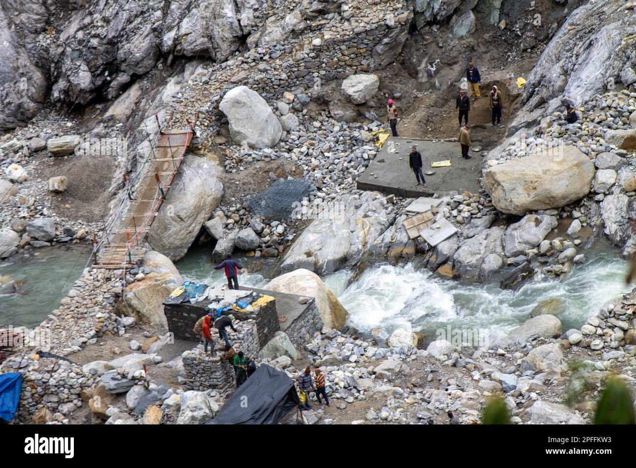Laborer working for Kedarnath reconstruction after disaster. Kedarnath ...