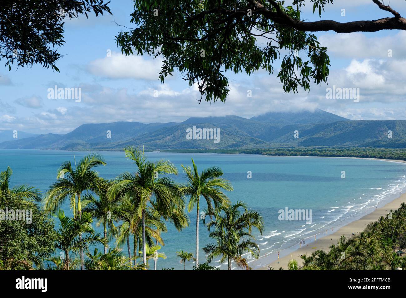 Four Mile Beach, Port Douglas, Queensland, Australia Stock Photo - Alamy