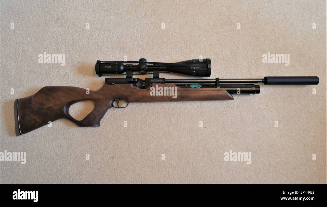 A Weihrauch HW100K PCP air rifle Stock Photo - Alamy