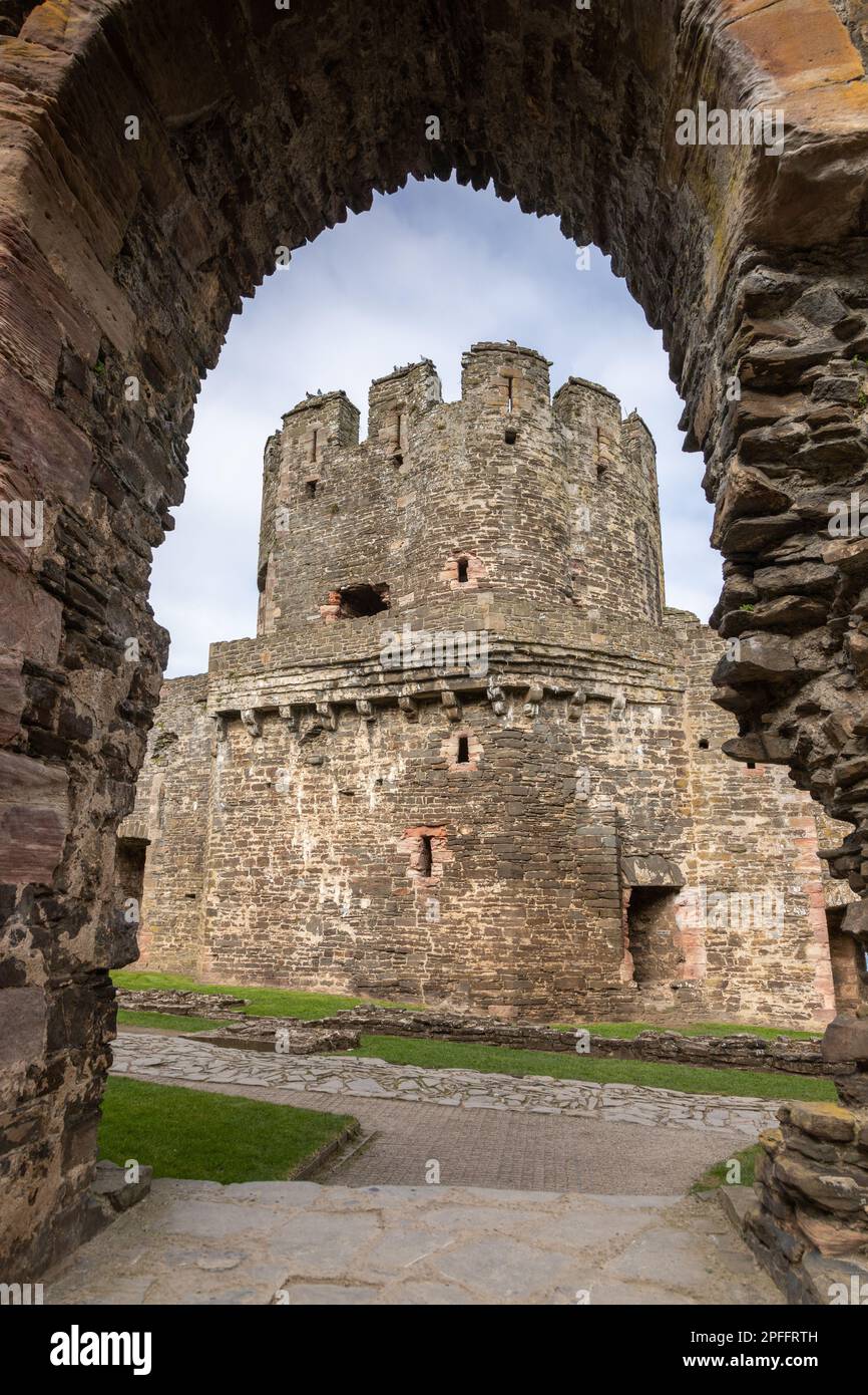 Conway medieval castle north hi-res stock photography and images - Alamy