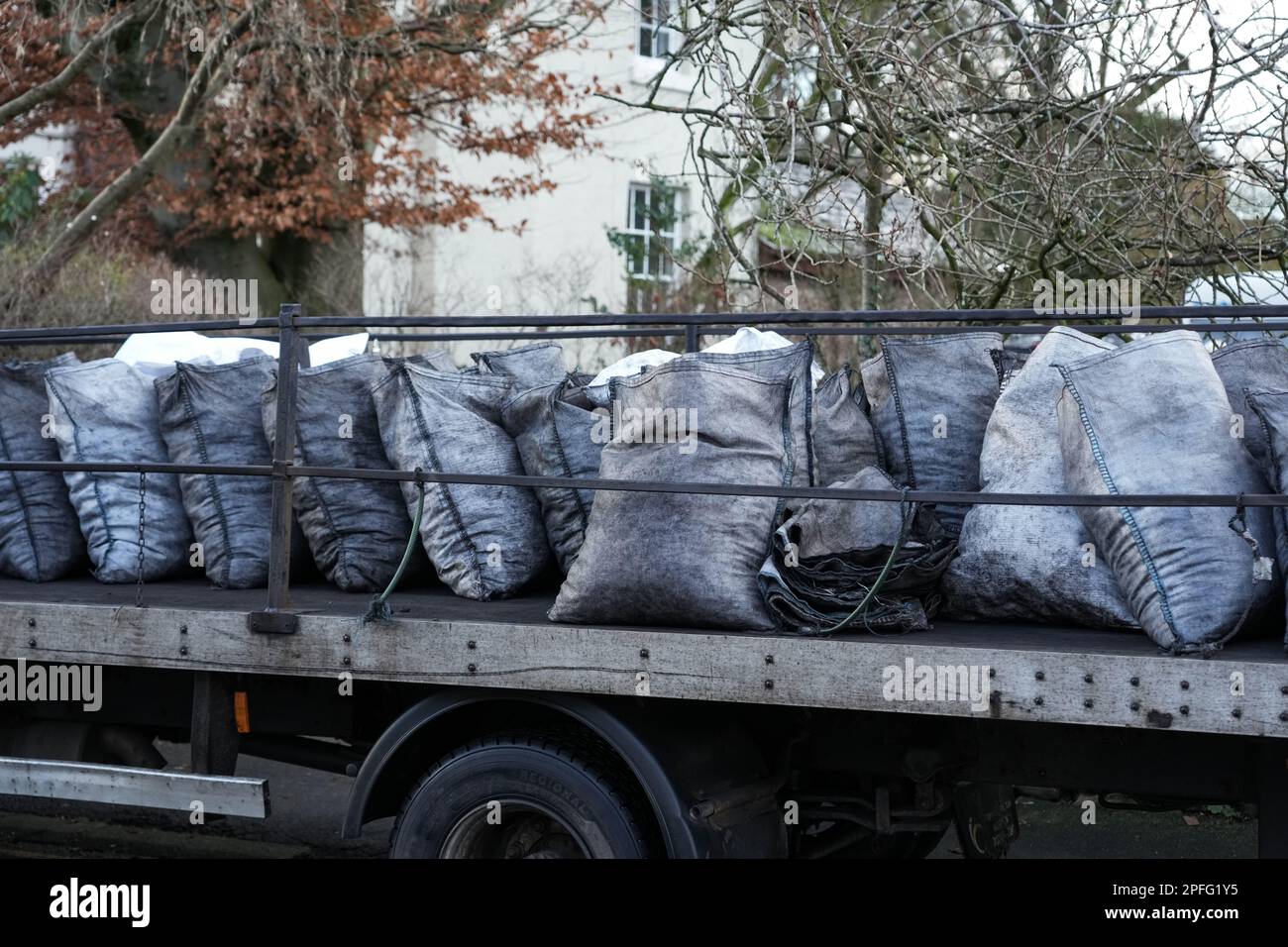 Coal lorry hi-res stock photography and images - Alamy