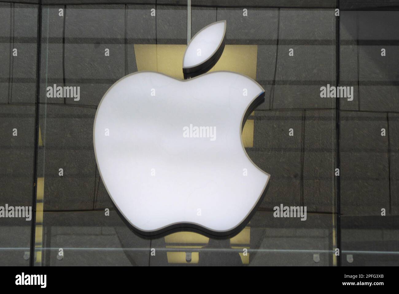 Apple Logo / Sign / Apfel Stock Photo - Alamy