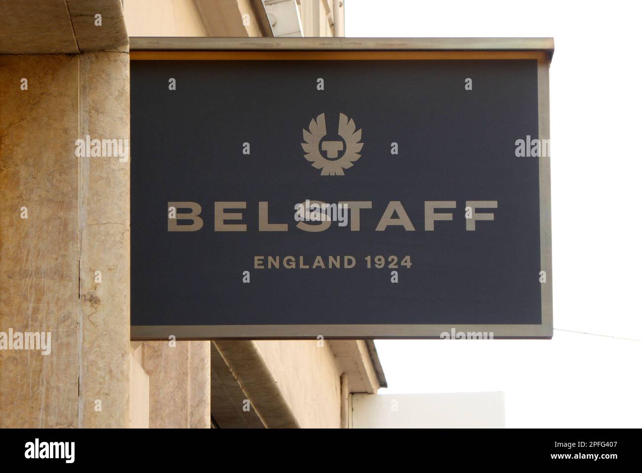 Belstaff / Logo / Modeunternehmen / Label / Sign Stock Photo - Alamy