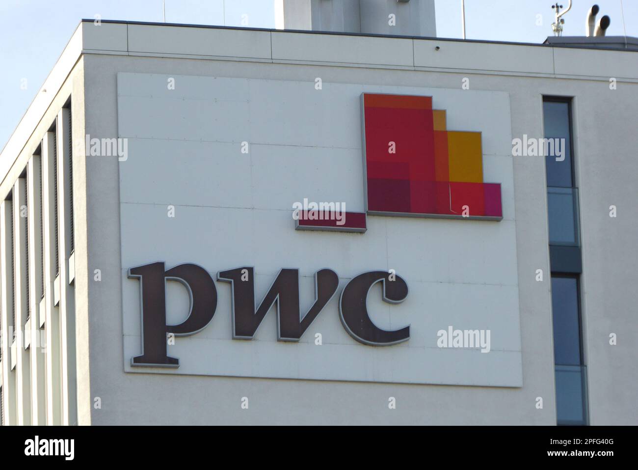 Logo schild hi-res stock photography and images - Alamy