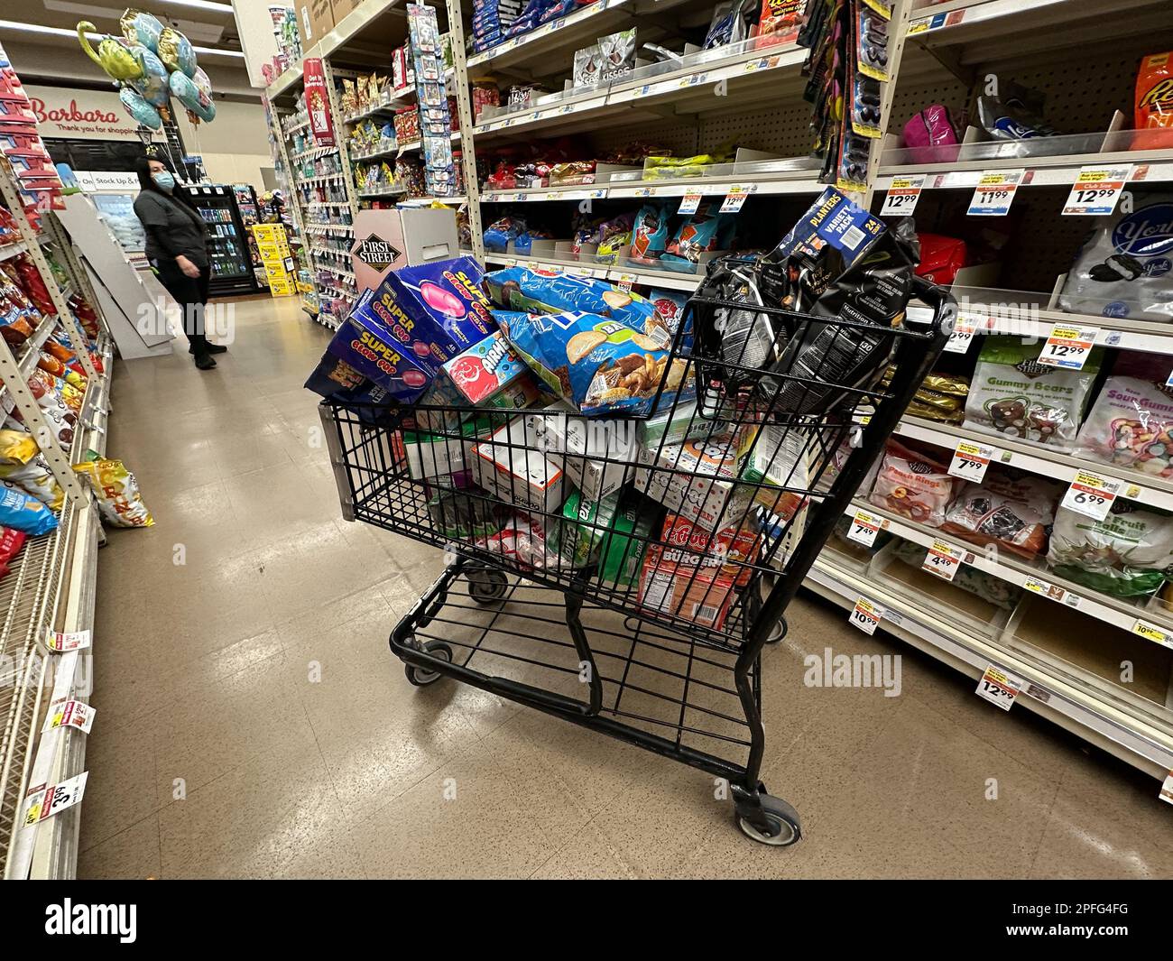 March 15, 2023, Santa Barbara, California, U.S: A shopping cart full of ...
