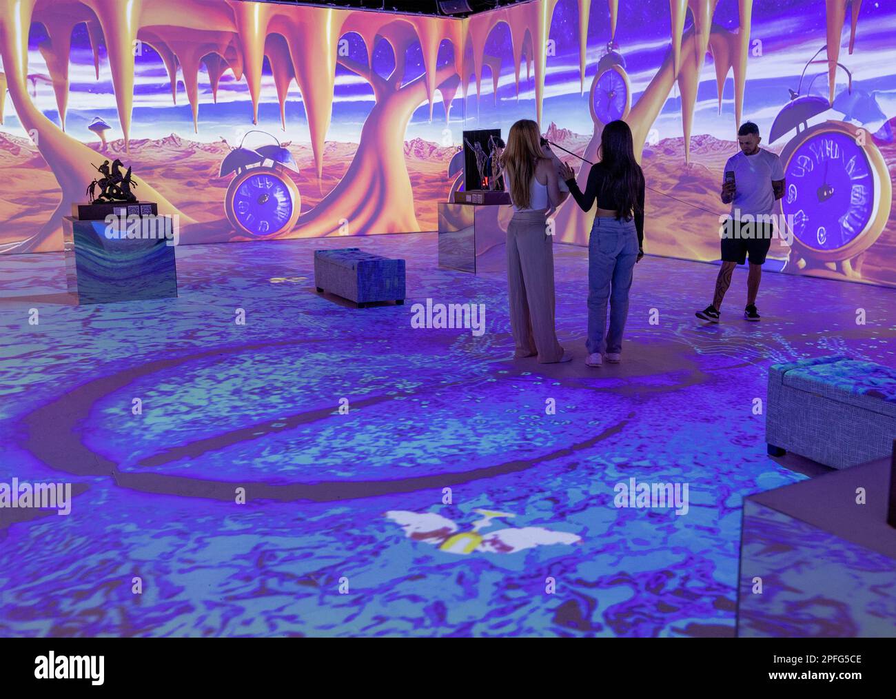 Immersive dali experience hi-res stock photography and images - Alamy