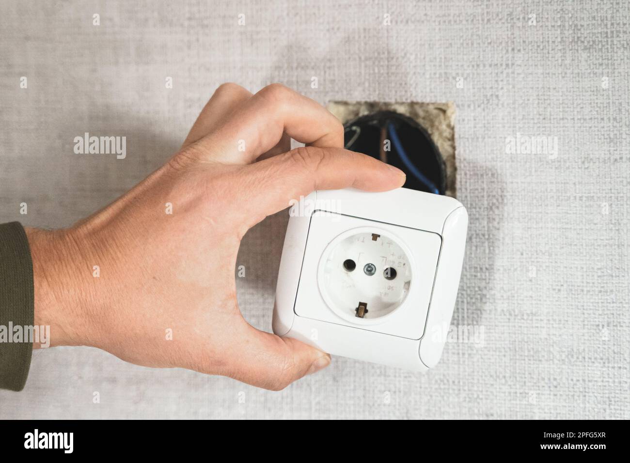 Electrical socket damage kitchen hi-res stock photography and images ...