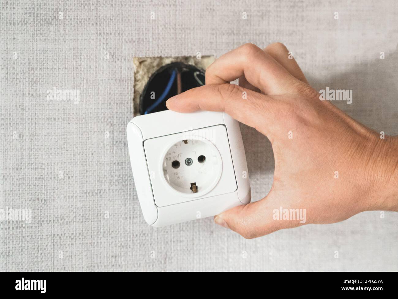 Electrical socket damage kitchen hi-res stock photography and images ...