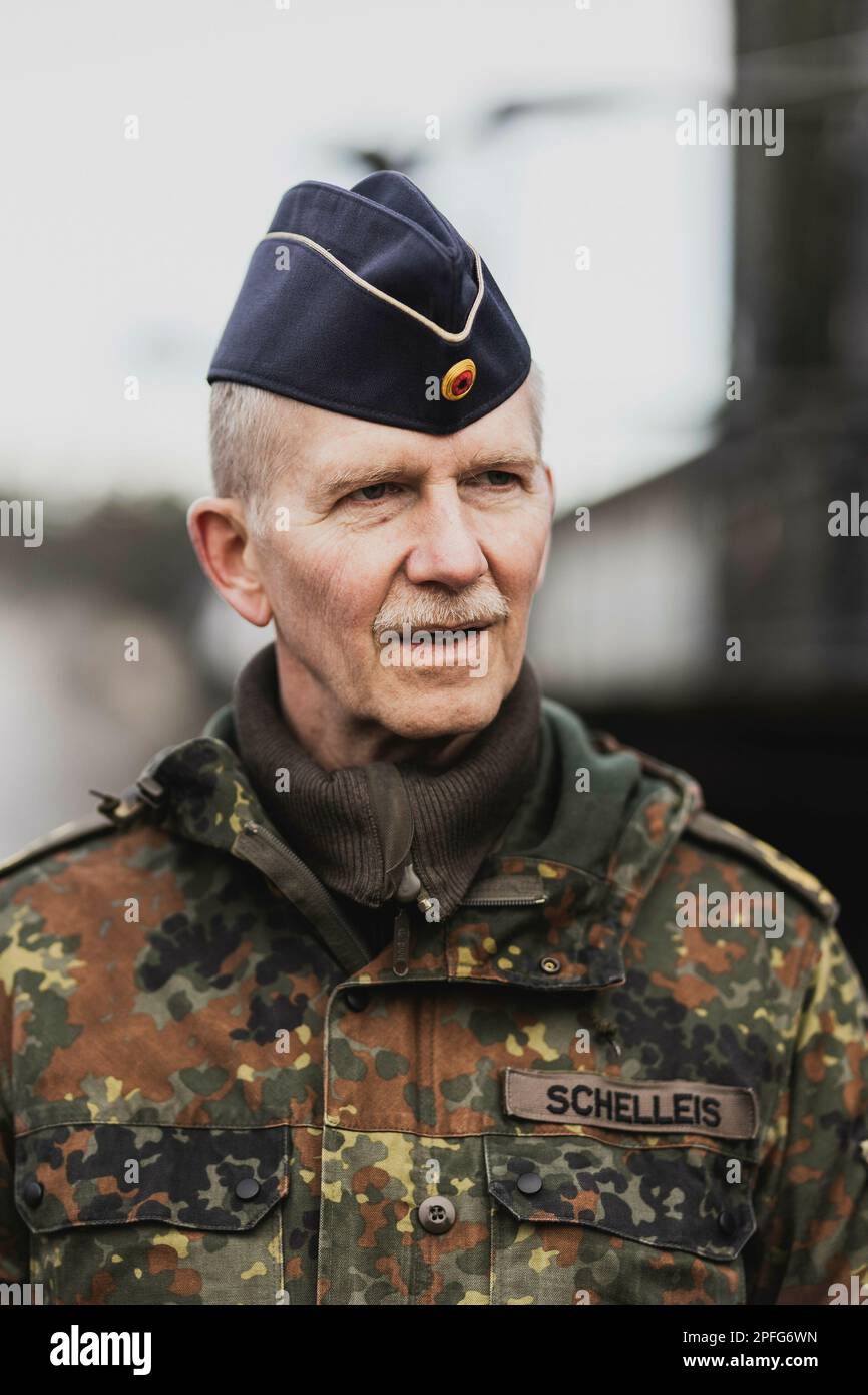 Militaer military armed forces base upright format hf upright forma hi-res stock photography and ...