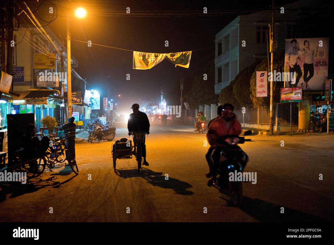 Myanmar, Tangoo, Daily life Stock Photo - Alamy