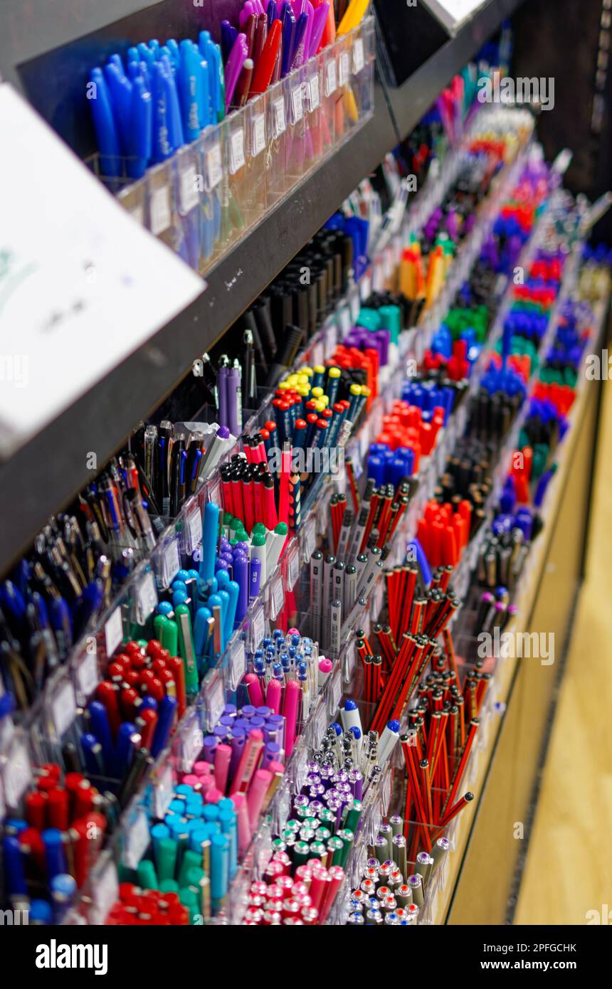 Array of pens hi-res stock photography and images - Alamy