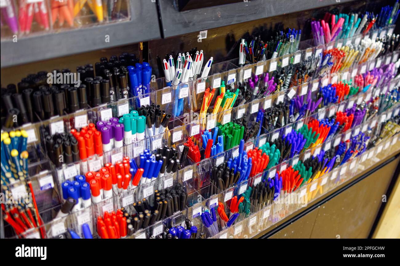 Array of pens hi-res stock photography and images - Alamy