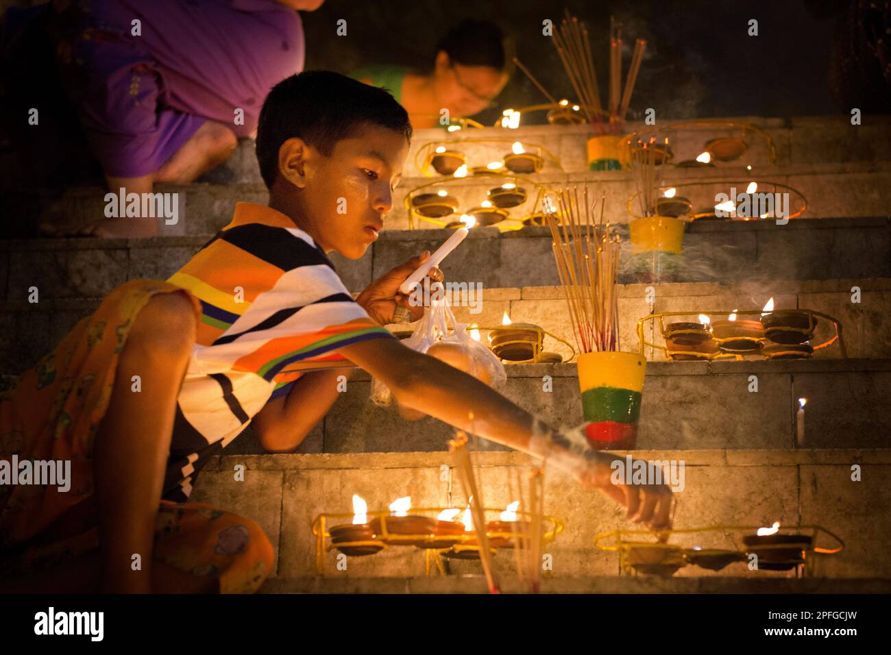 Myanmar, Kyaiktiyo, Golden Rock, Festival of candles Stock Photo - Alamy