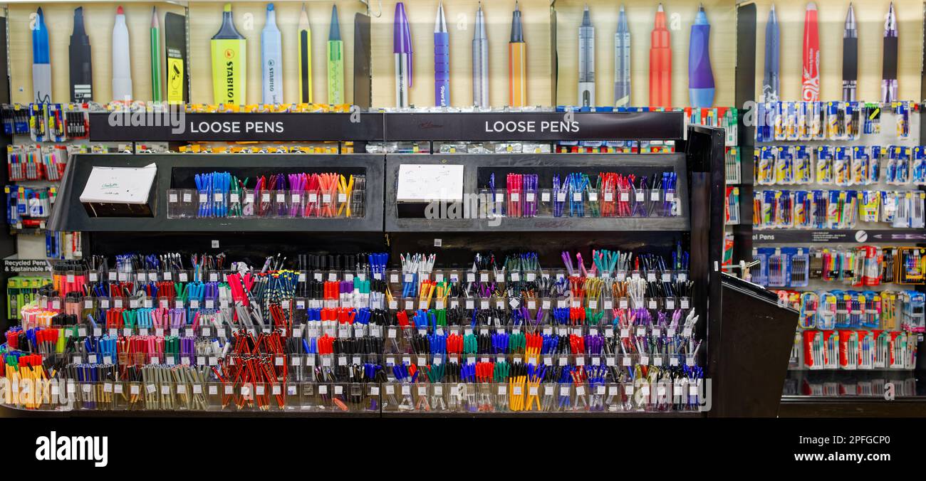 Pens writing hi-res stock photography and images - Alamy