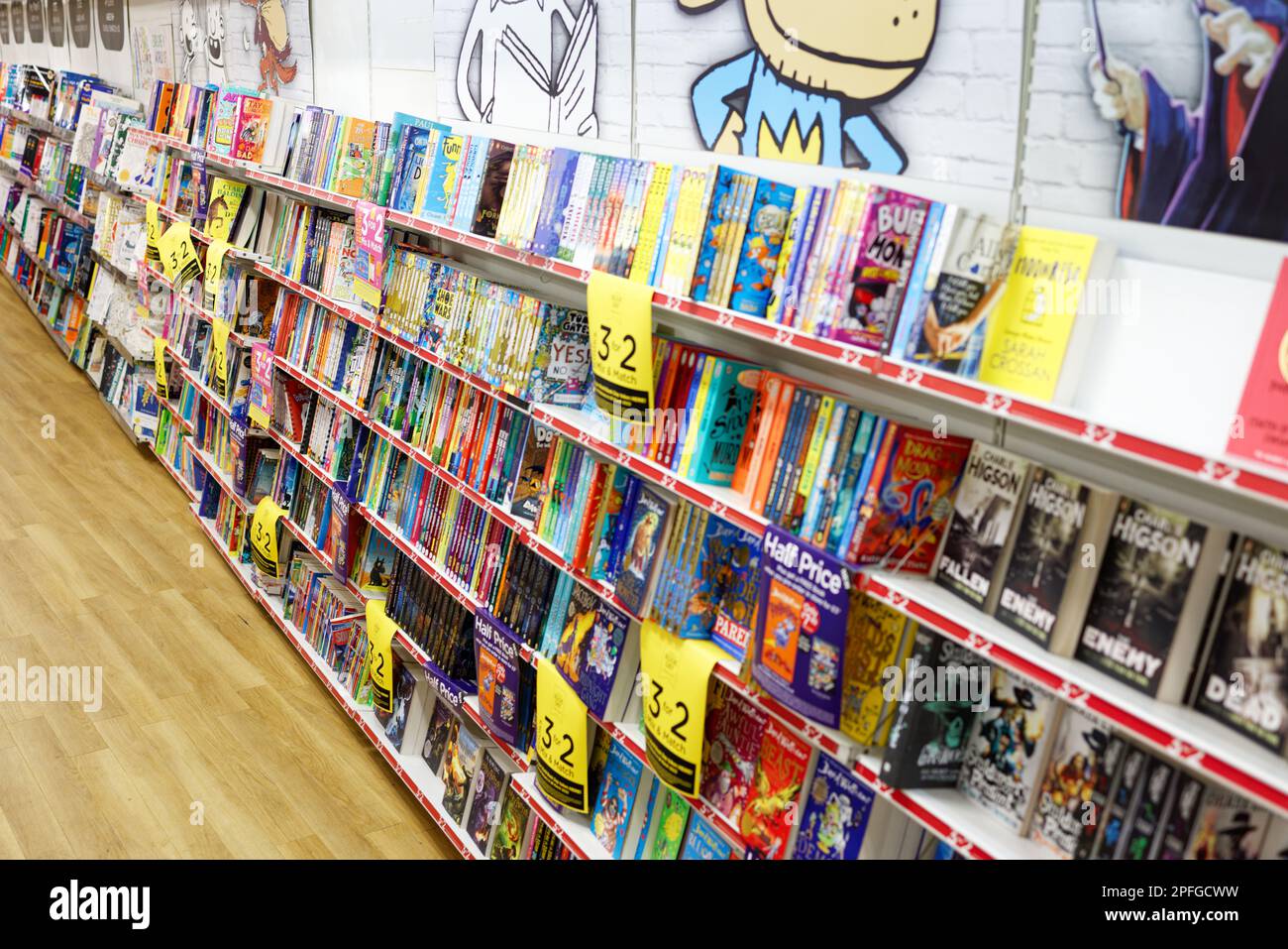 Books and magazines on shop shelves Stock Photo - Alamy