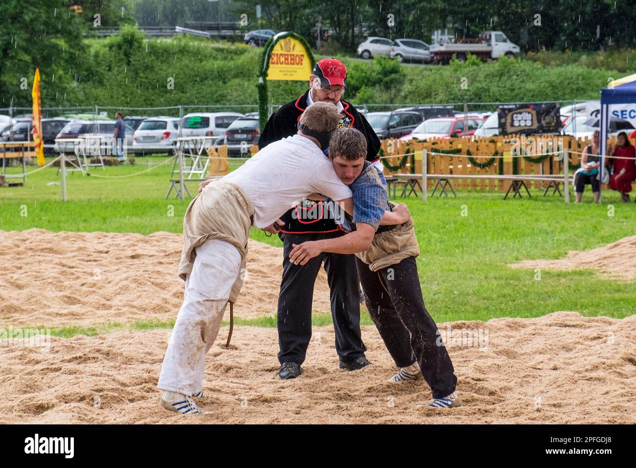 Switzerland traditional swiss wrestling fight hi-res stock photography ...
