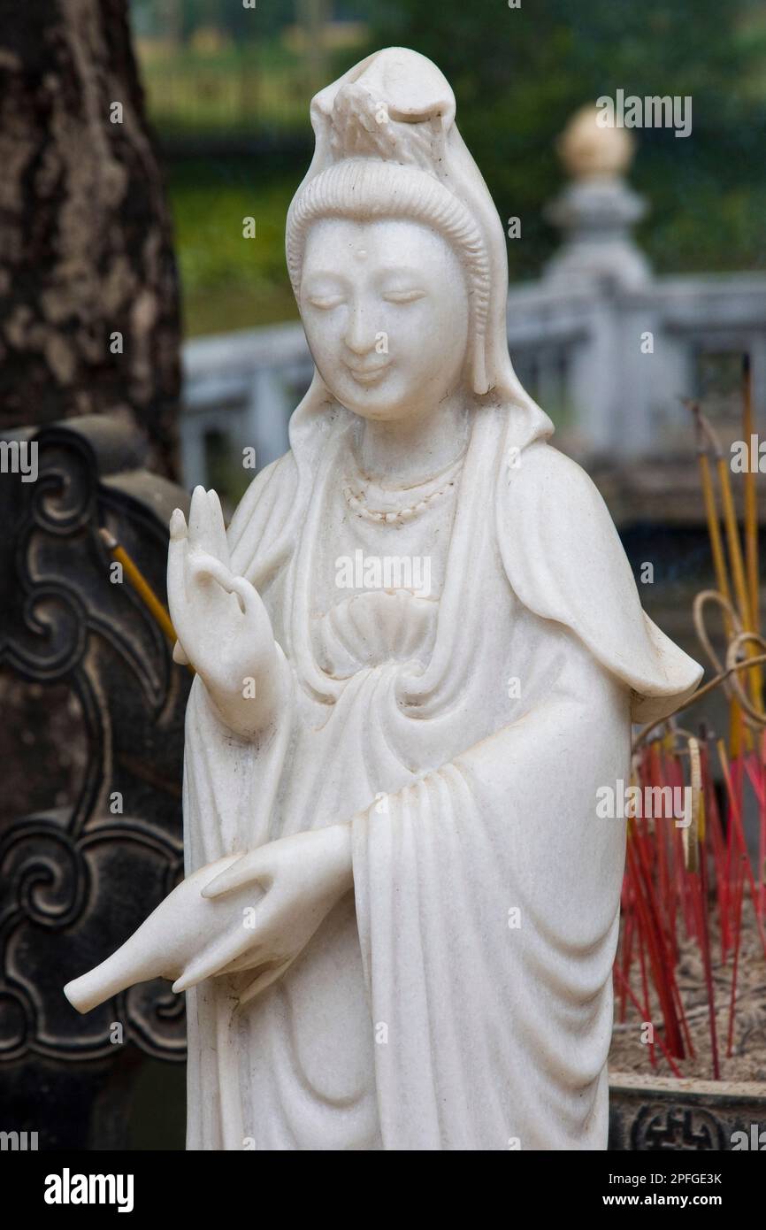 Single pillar pagoda, Hanoi, Vietnam Stock Photo - Alamy