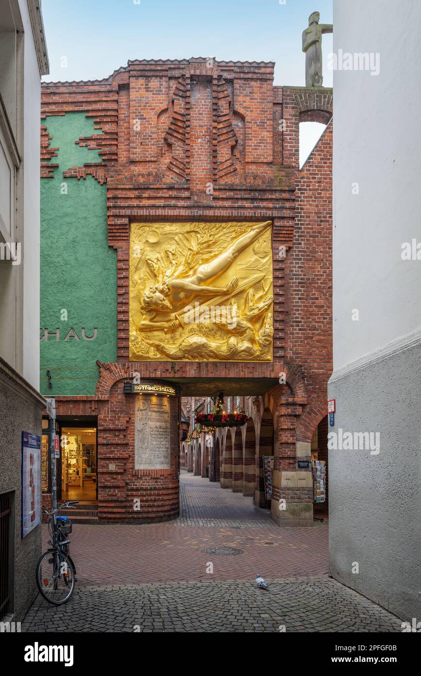 Entrance to Bottcherstrasse Street and Bringer of Light (Lichtbringer ...