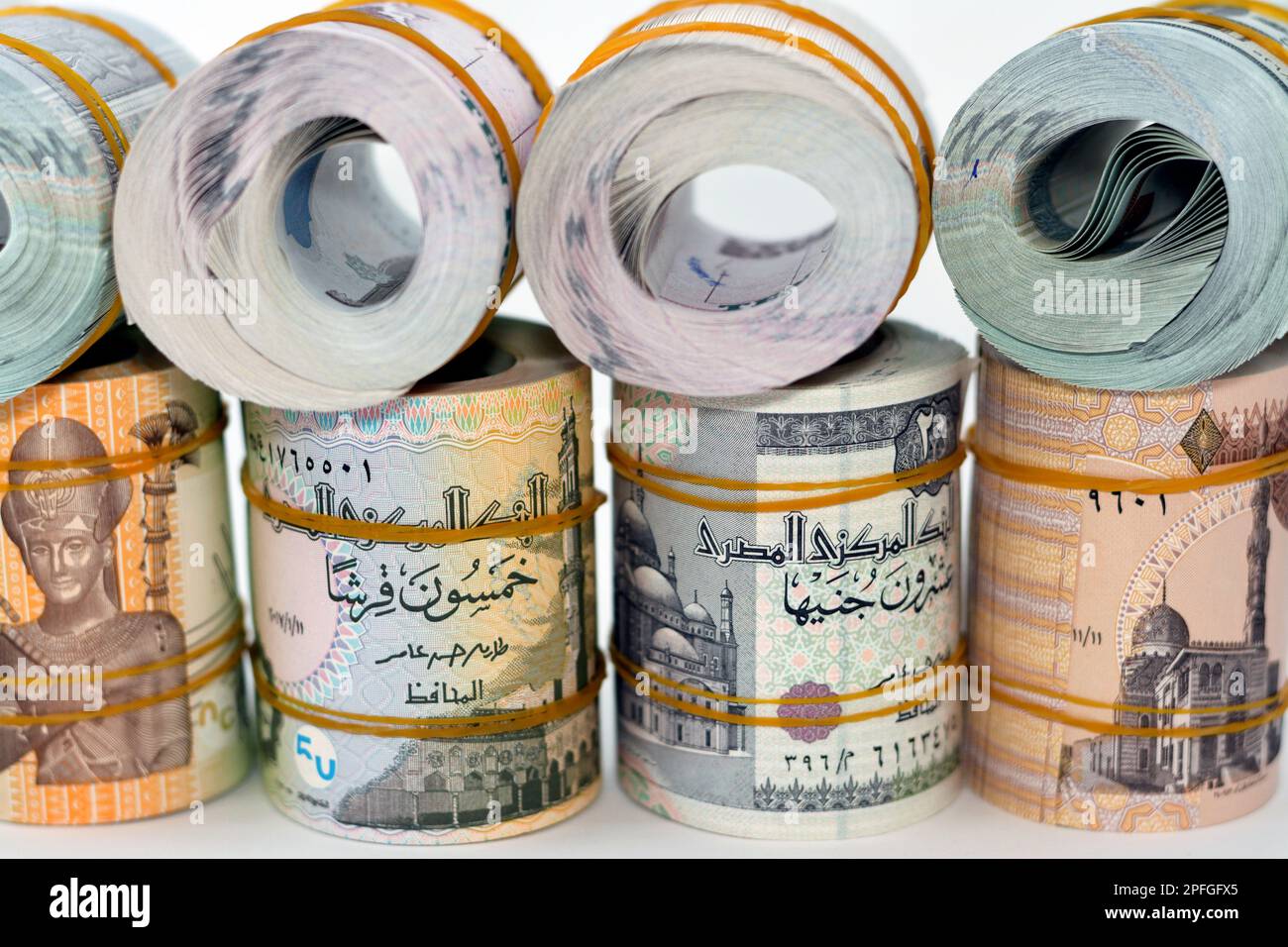 Rolled up 20 pound note hi-res stock photography and images - Alamy