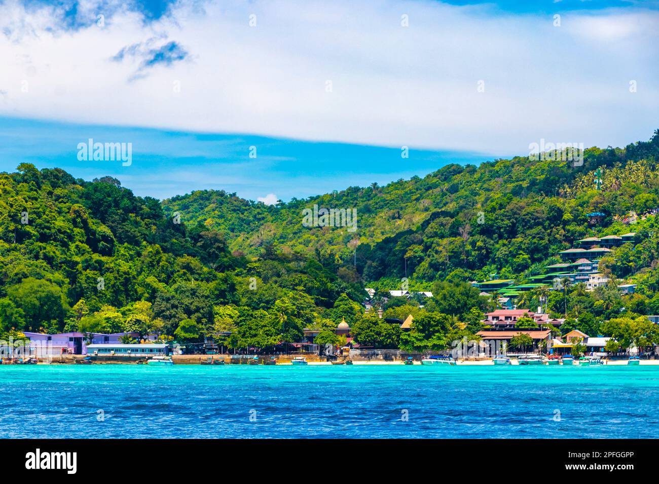 Koh Phi Phi Don Krabi Thailand 21. October 2018 Beautiful famous beach ...