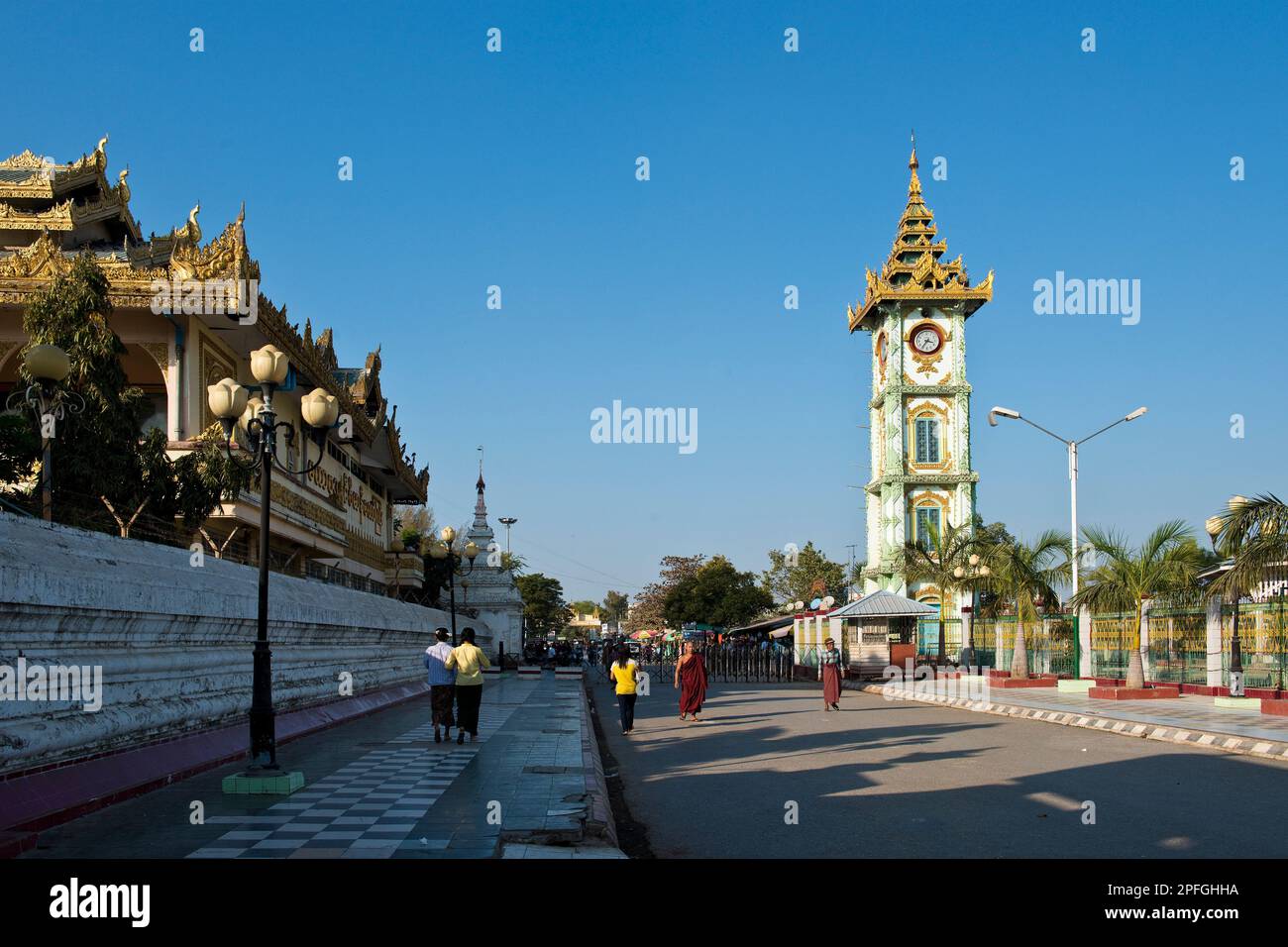 Myanmar, Mandalay, Mahamuni paya Stock Photo - Alamy