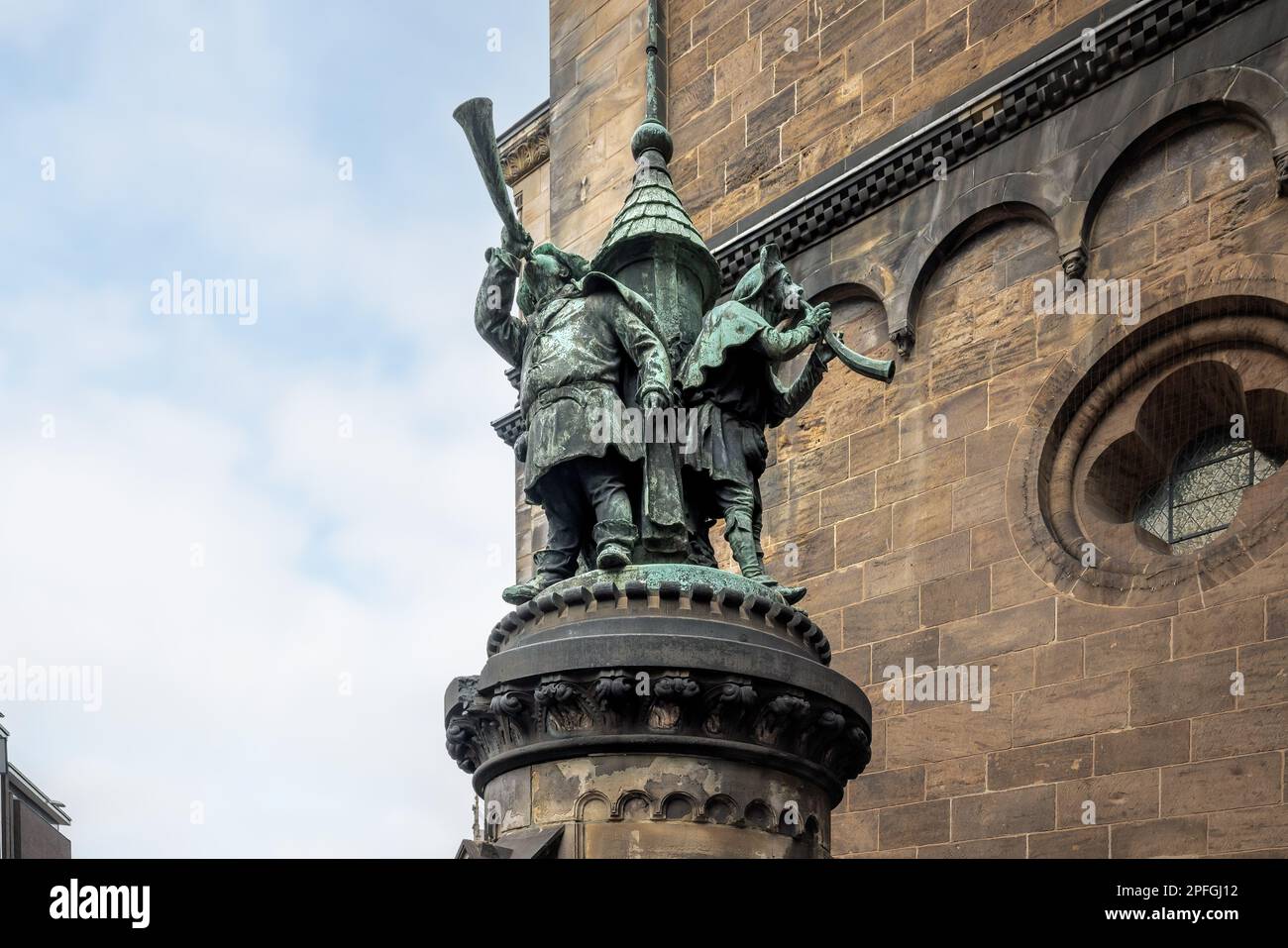 Tower Blower Fountain (Turmblaserbrunnen) in front of Bremen Cathedral ...