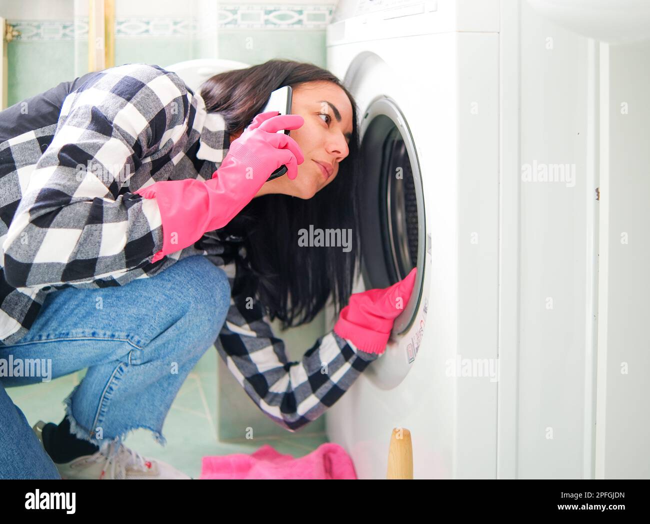 Machine support hi-res stock photography and images - Alamy