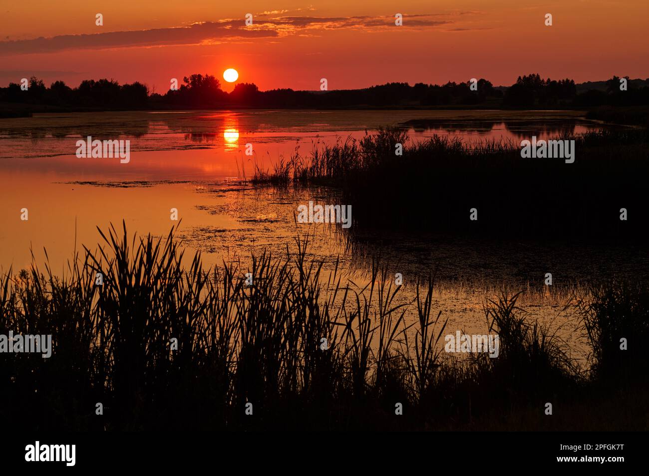 Sun aqua hi-res stock photography and images - Alamy