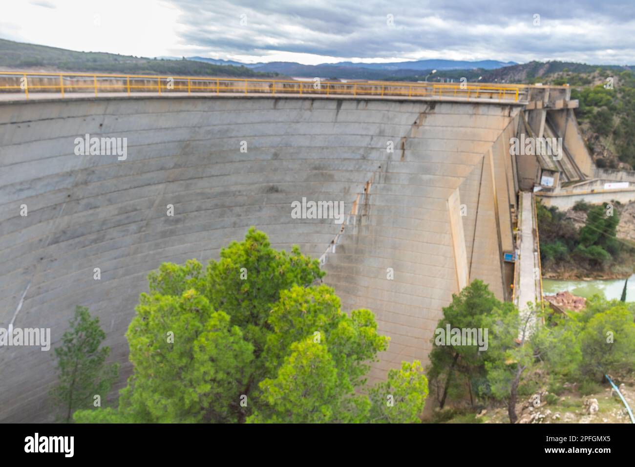 Mellegue dam hi-res stock photography and images - Alamy
