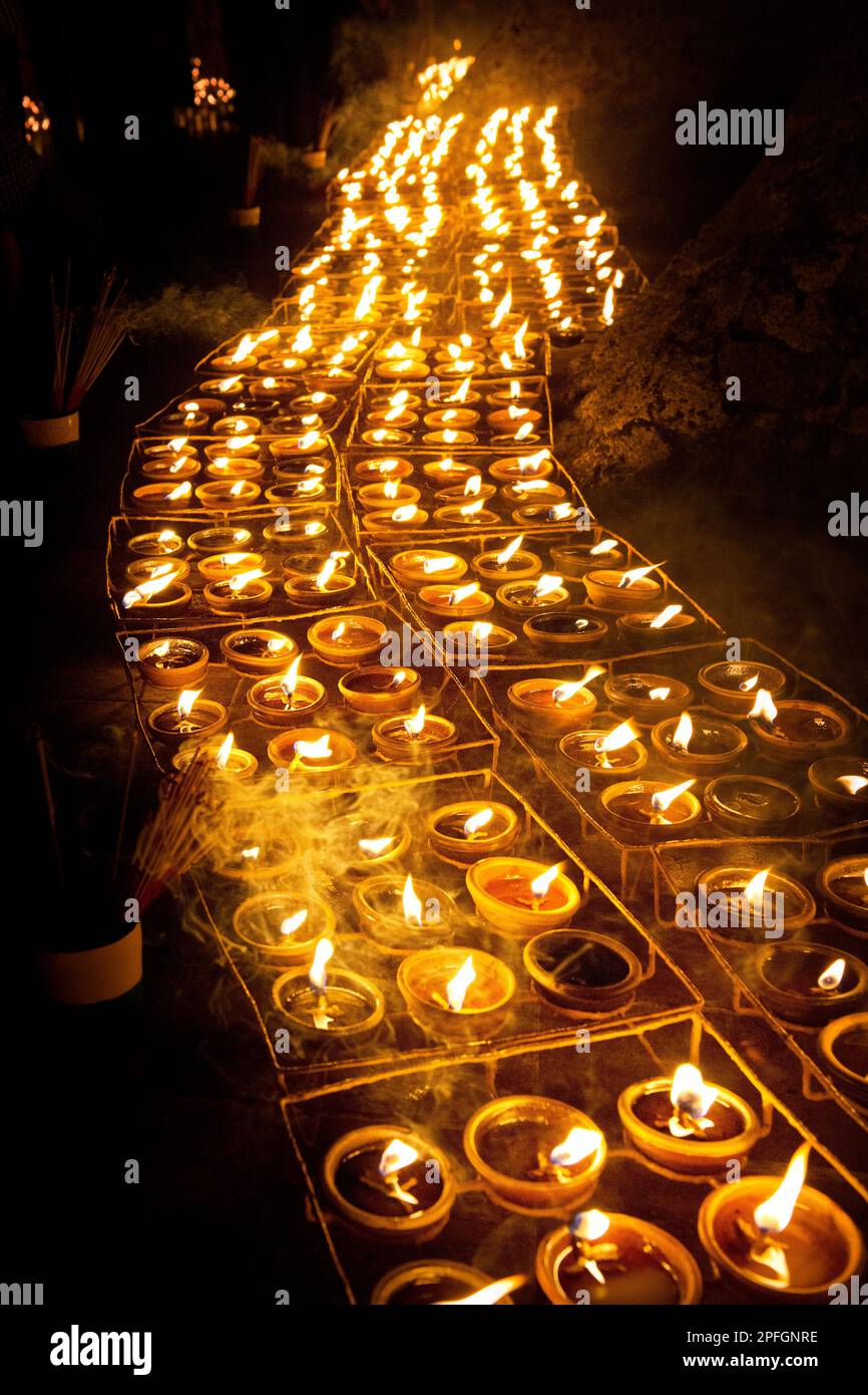 Myanmar, Kyaiktiyo, Golden Rock, Festival of candles Stock Photo - Alamy