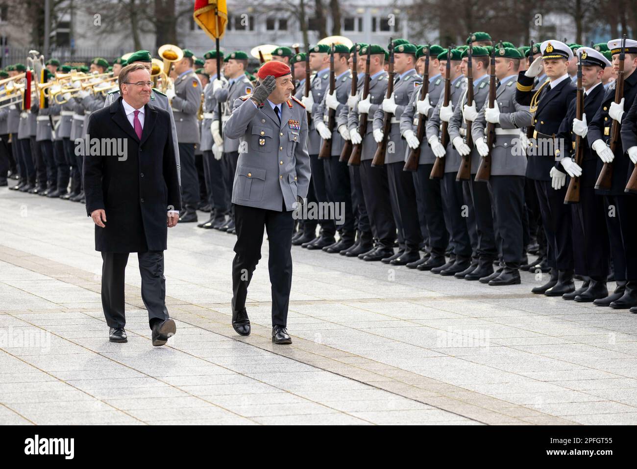 Politik militaer military army army bundeswehr german hi-res stock ...