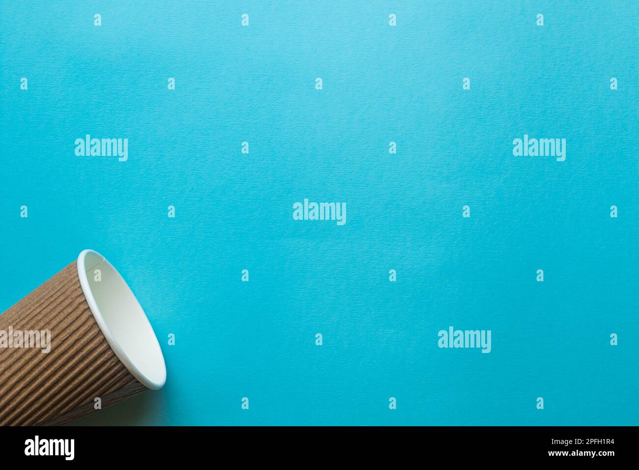 Empty paper cup top view hi-res stock photography and images - Alamy