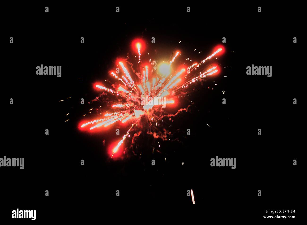 Yellow fireworks hi-res stock photography and images - Alamy