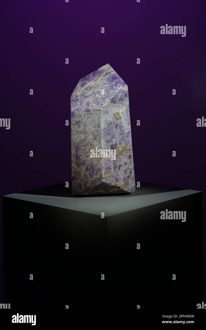 Crystal energy hi-res stock photography and images - Alamy