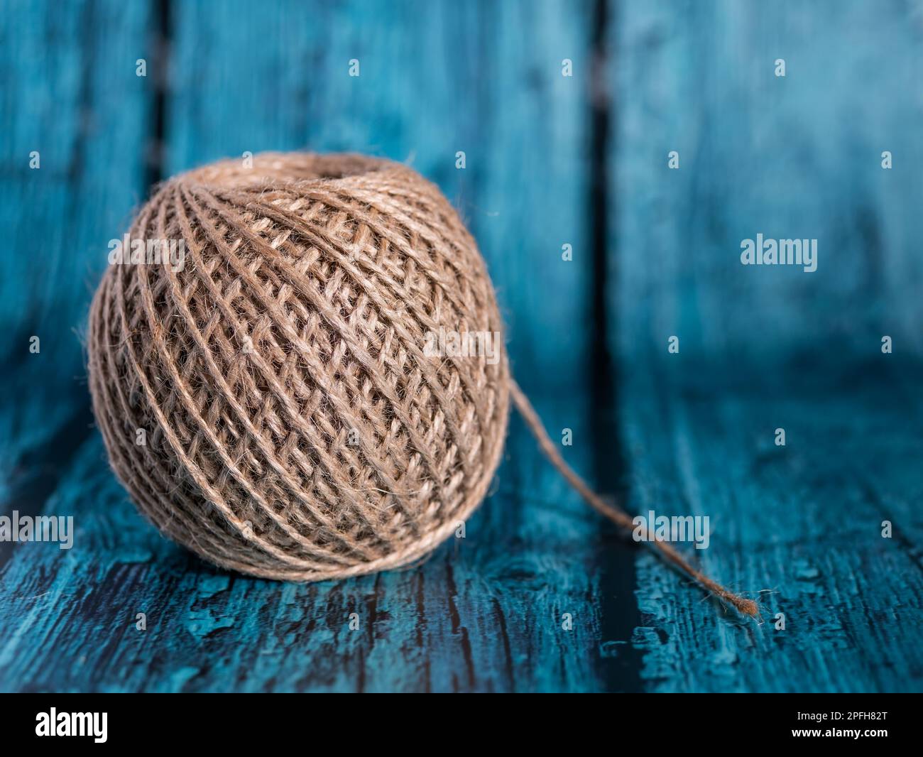 Jute strings hi-res stock photography and images - Alamy
