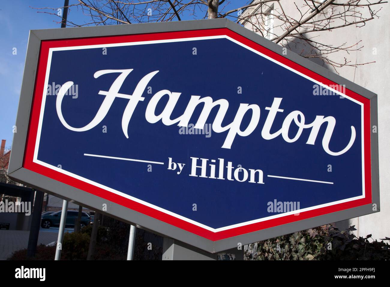 Hilton sign hi-res stock photography and images - Alamy