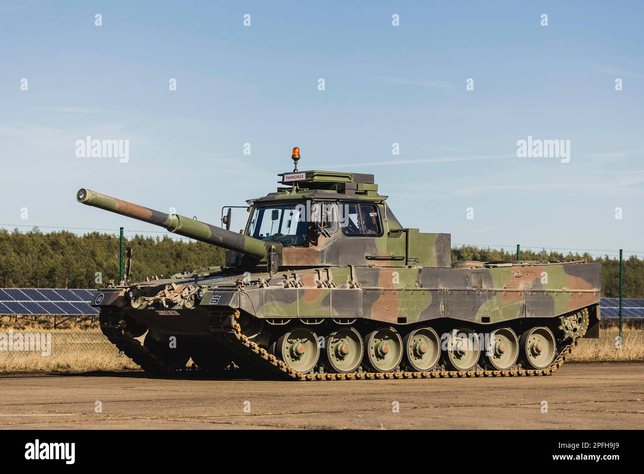 Grinding Angle, Deutschland. 16th Mar, 2023. A Leopard 2 tank with ...