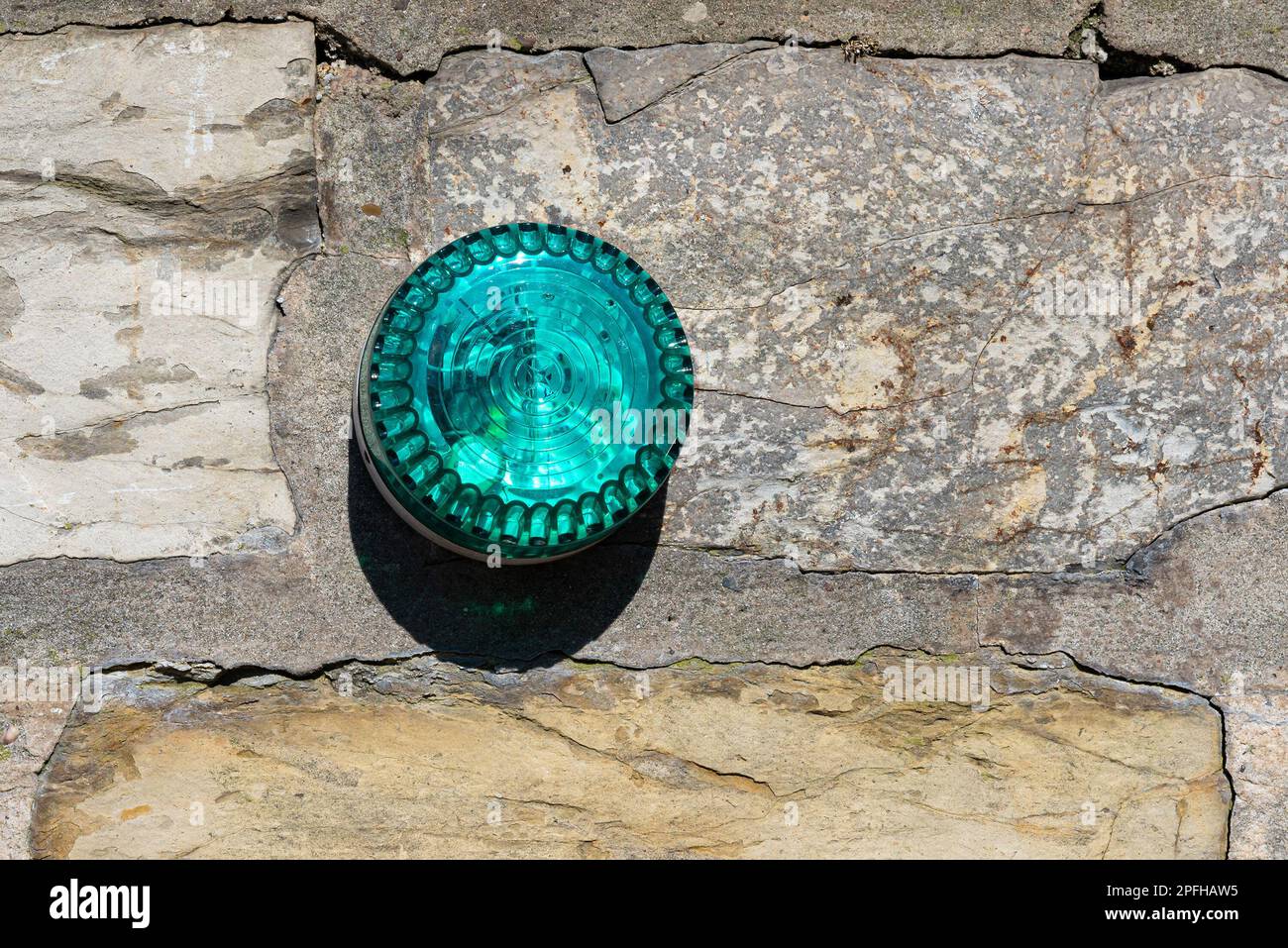 Pole mounted signal hi-res stock photography and images - Alamy