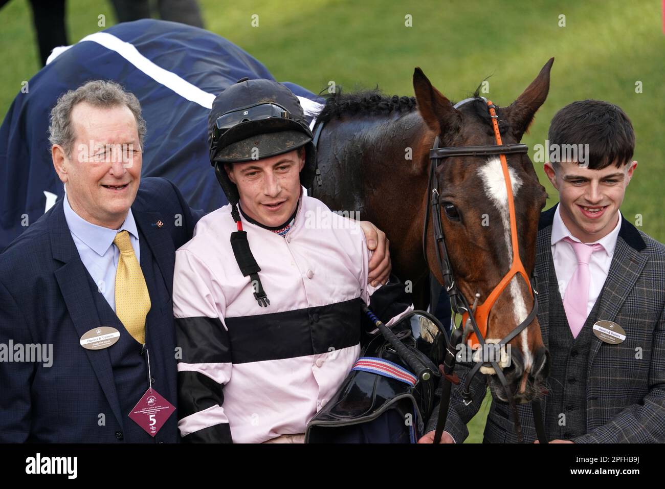 Cheltenham festival 2023 gold cup day cheltenham racecourse hi-res ...
