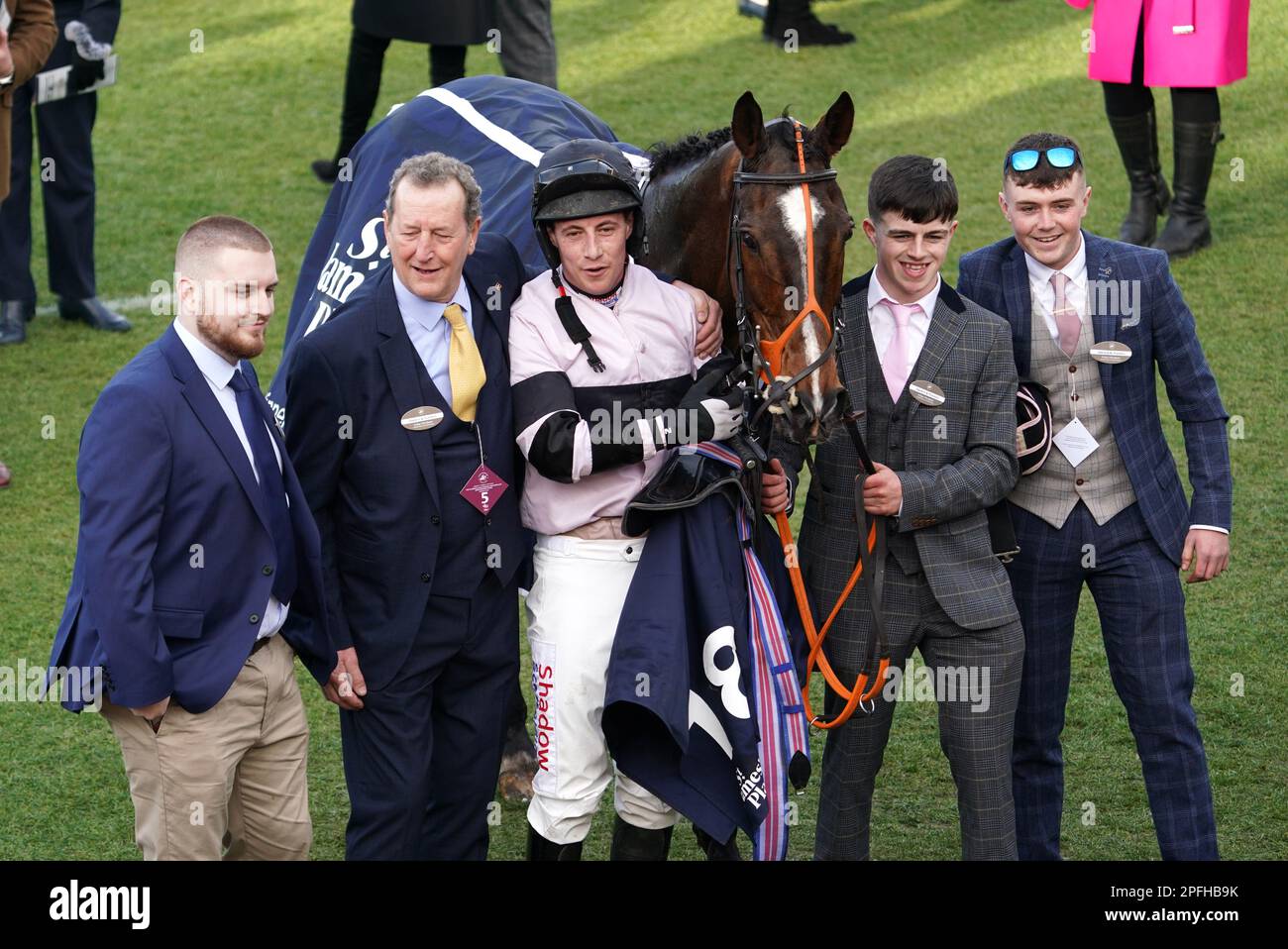 Cheltenham festival 2023 gold cup day cheltenham racecourse hi-res ...