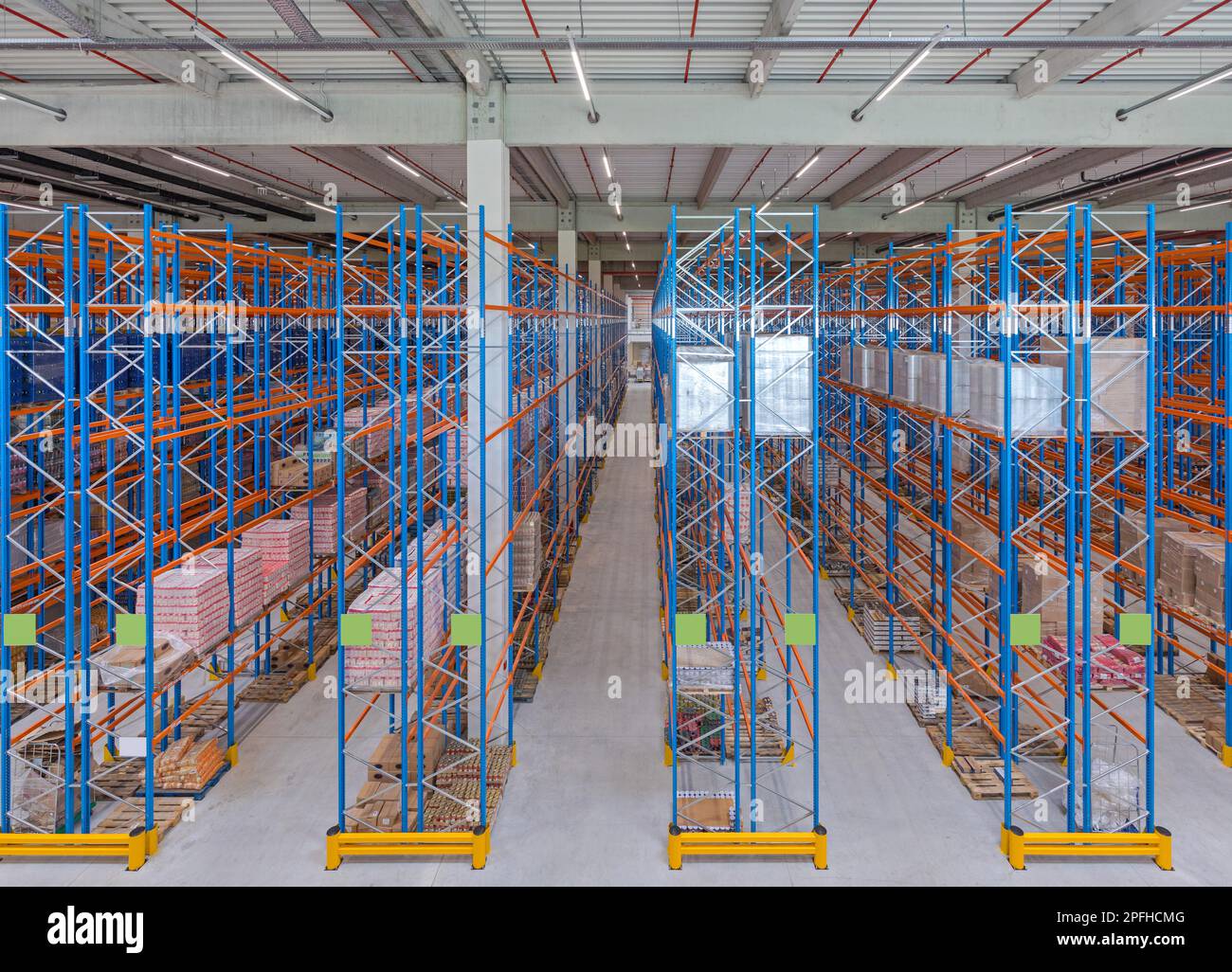 New Shelving System in Large Distribution Warehouse Stock Photo - Alamy