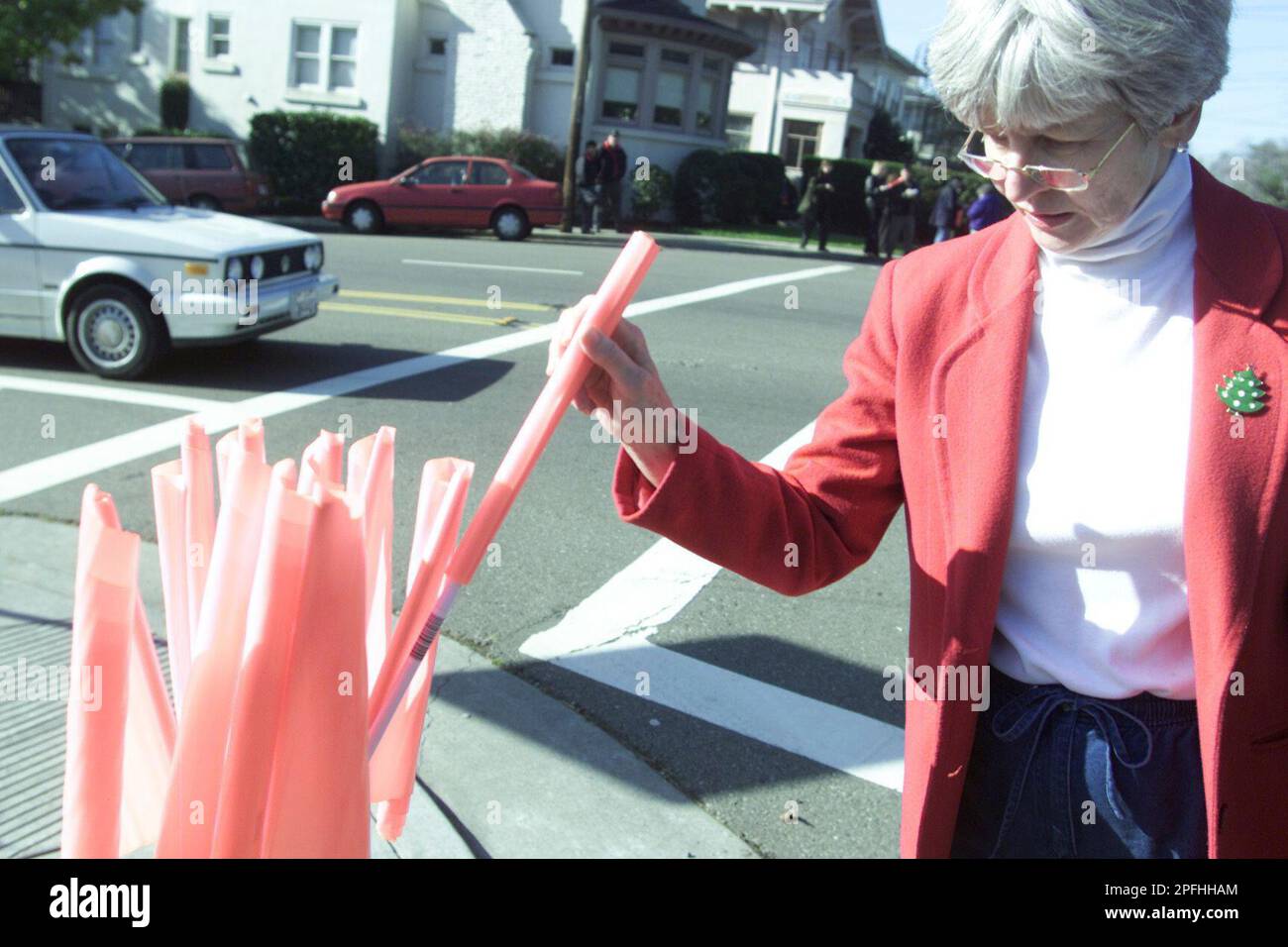 FLAGS13B-C-12DEC01-MT-LS -----Connie Stroud of the Claremont/Elmwood ...